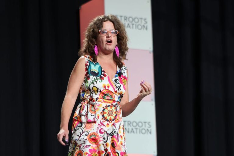 Convincing people that change is possible by ‘painting the beautiful ...